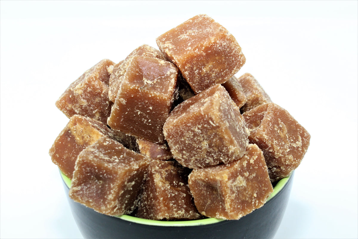 Organic Jaggery Cubes-Small – GreenDNA® India