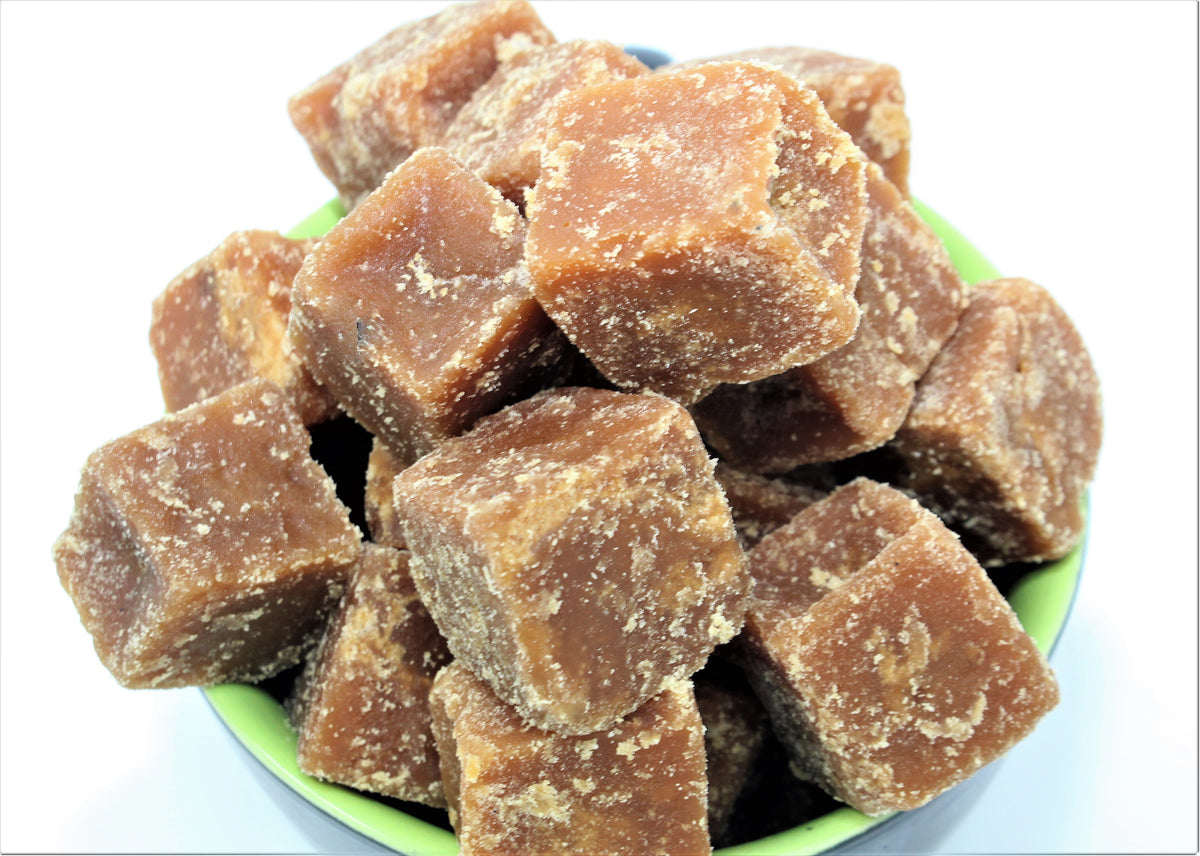 Organic Jaggery Cubes-Small – GreenDNA® India