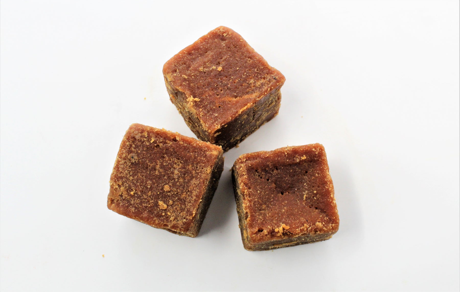 Organic Jaggery Cubes-Big – GreenDNA® India